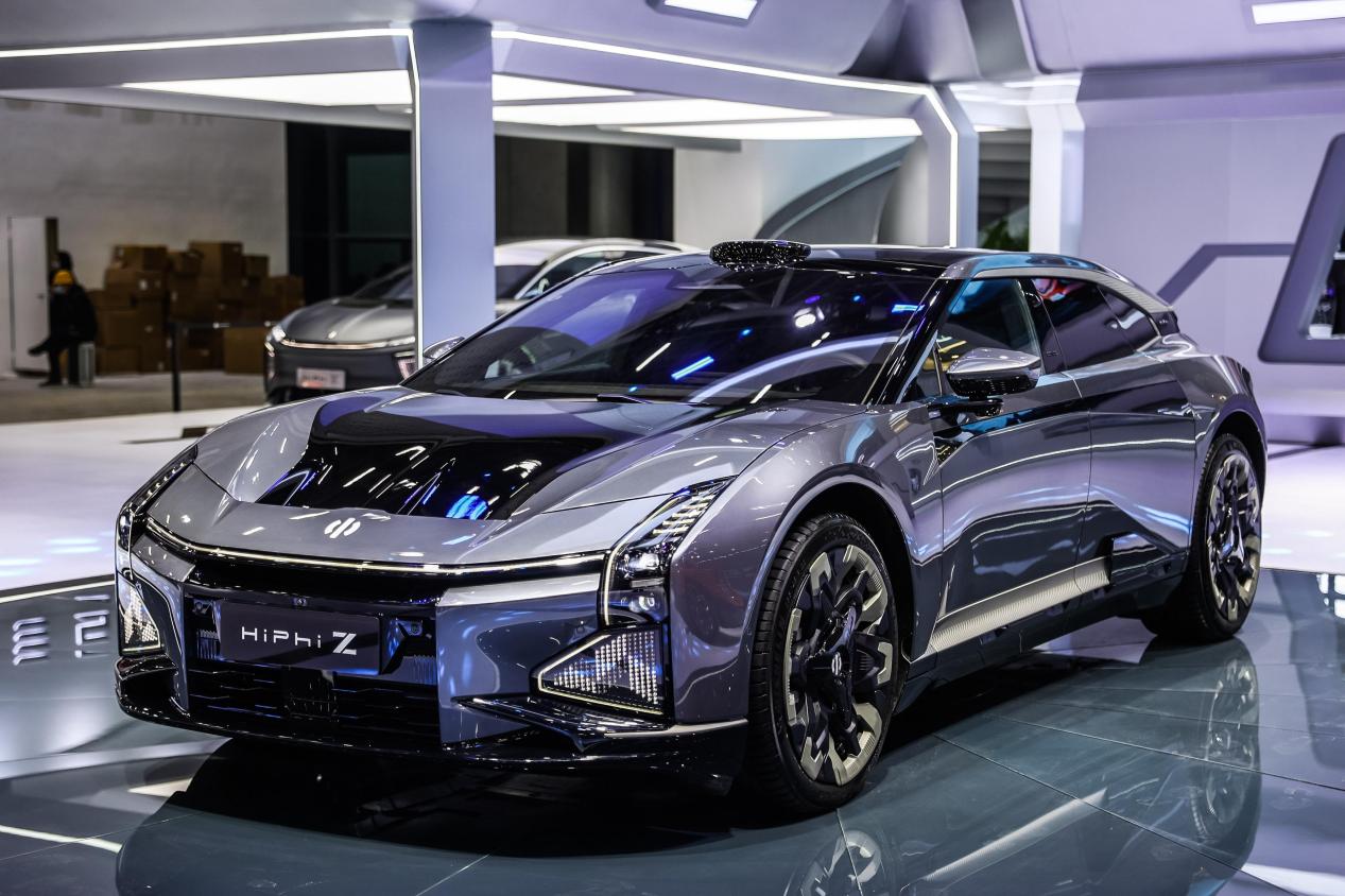 HiPhi Z开启交付，高合汽车携双旗舰车型亮相