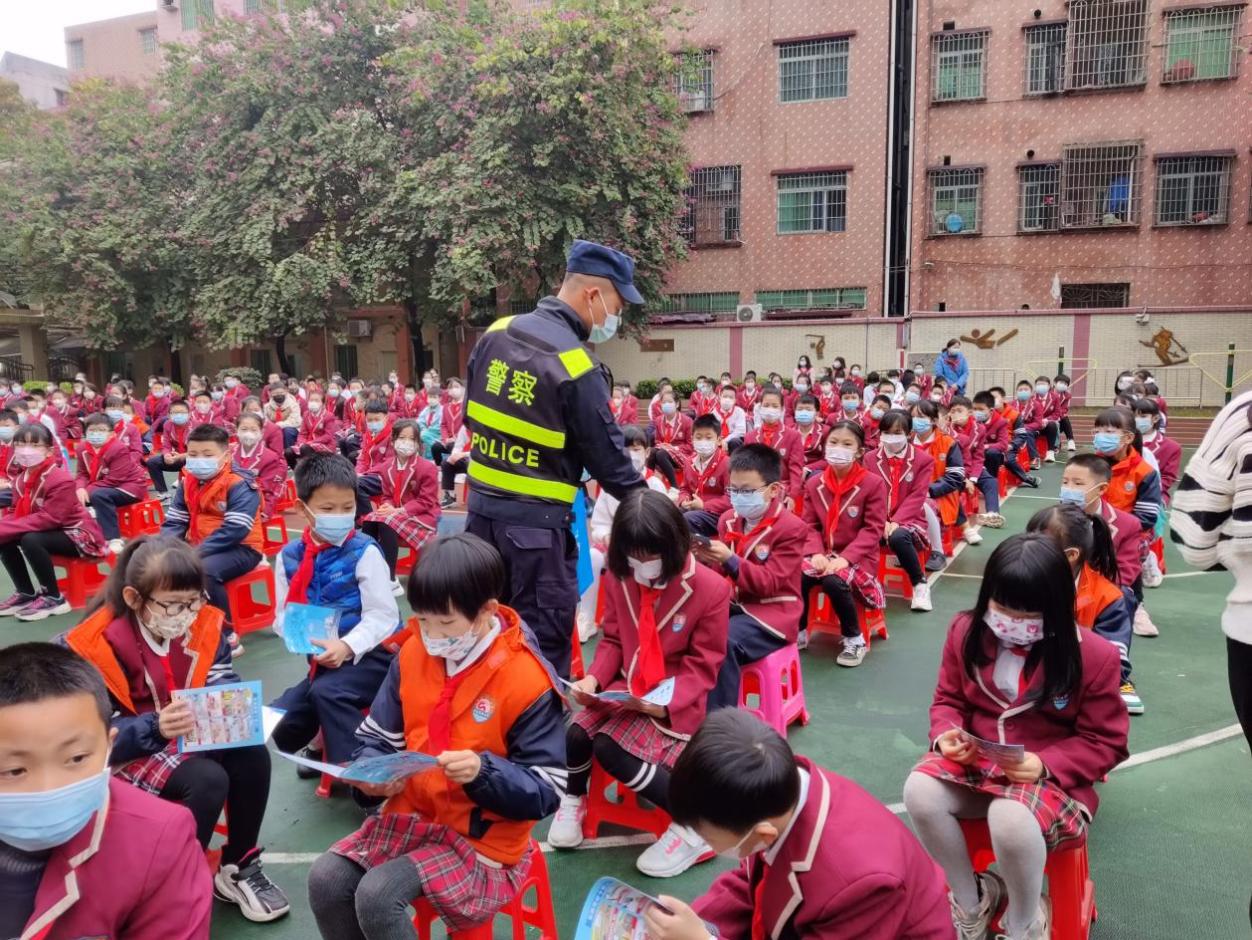 开学第一日 | 广州松洲街：交通安全进校园