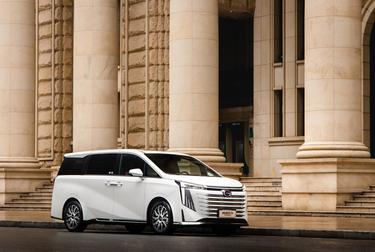 传祺E9实车到店，广汽传祺将建50家直营体验店