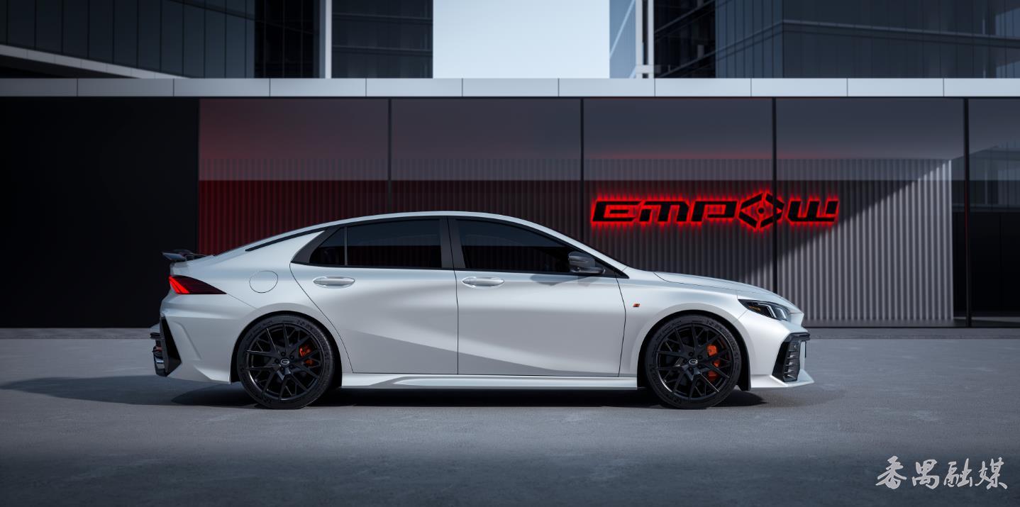 广汽传祺影豹R正式亮相珠海国际赛车场